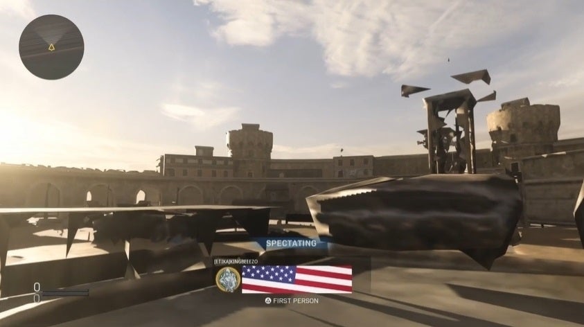 Call of Duty: Modern Warfare player uses spectator glitch to explore ...