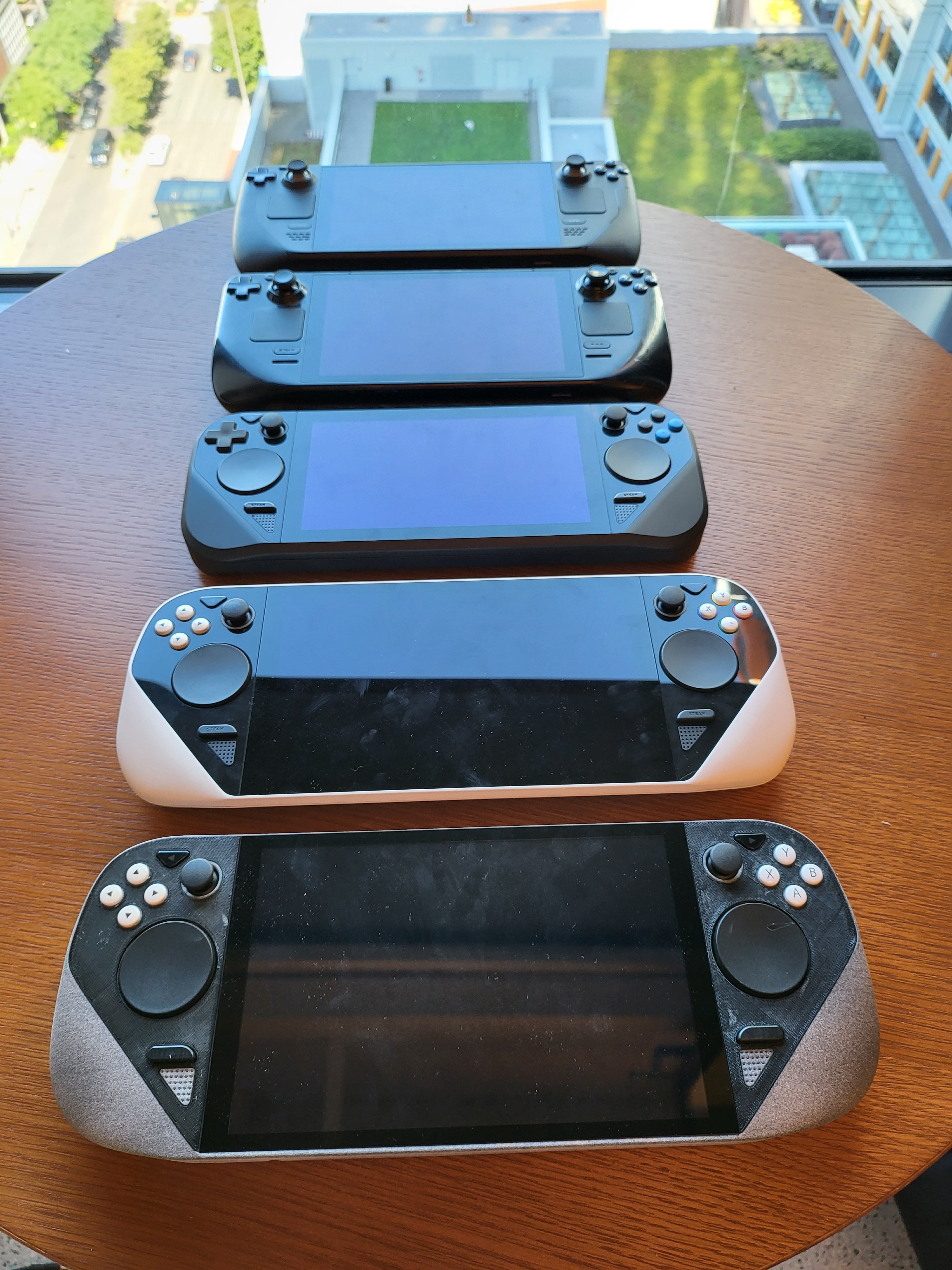 Vê a evolução da Steam Deck desde o primeiro protótipo até à versão ...