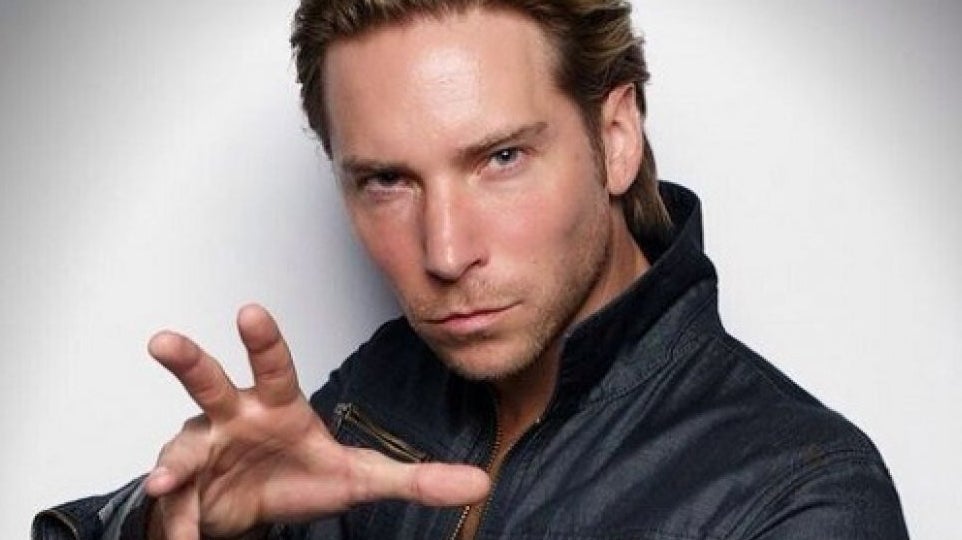 Troy Baker, o actor de Joel em The Last of Us, faz parceria com empresa ...